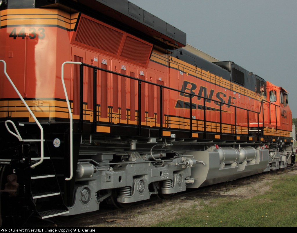 BNSF 4433